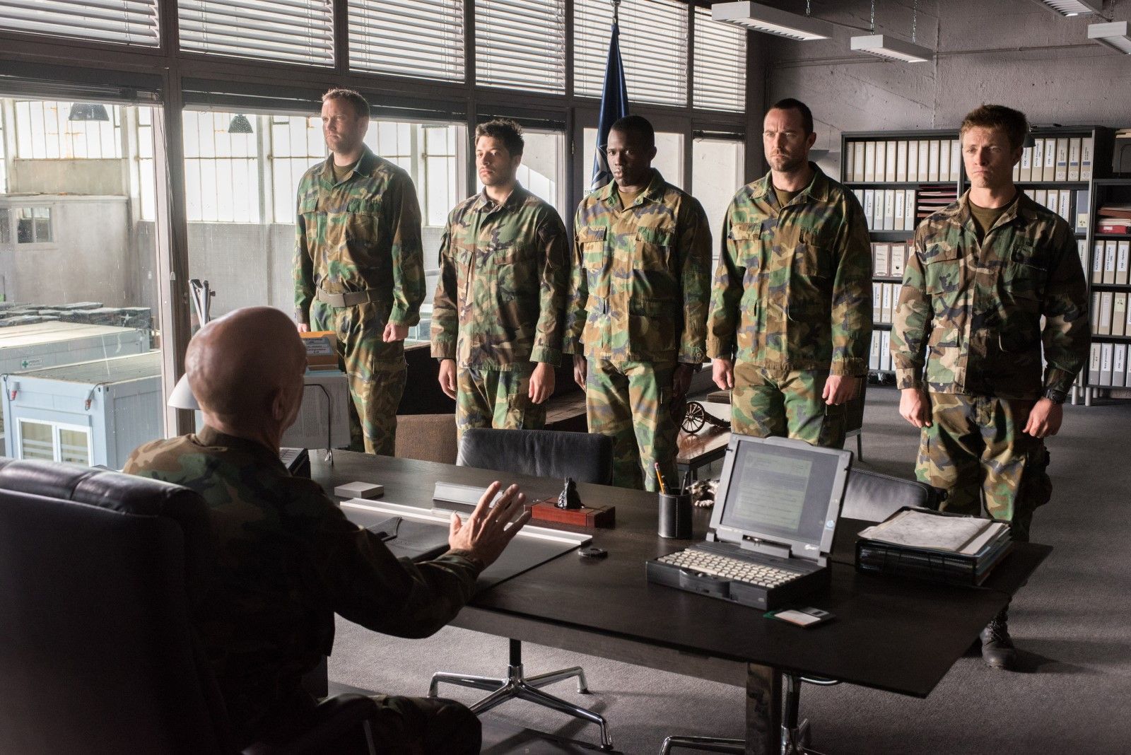 Foto de Diarmaid Murtagh - Renegades : Foto Sullivan Stapleton, Joshua ...