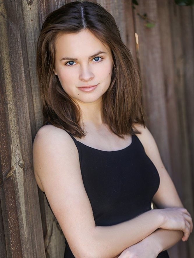 Emily Hahn : sus películas y series en streaming - SensaCine.com