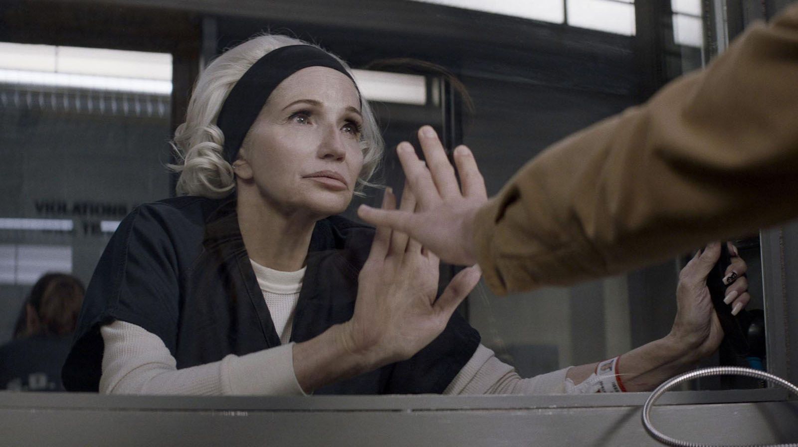 Animal Kingdom : Animal Kingdom : Foto Ellen Barkin - Foto 123 sobre ...
