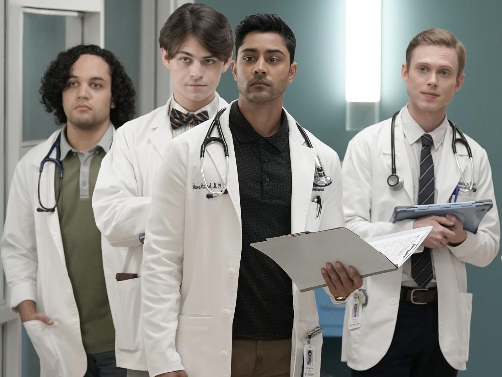 Foto de Ian Gregg - The Resident : Foto Jordan Patrick Smith, Manish ...