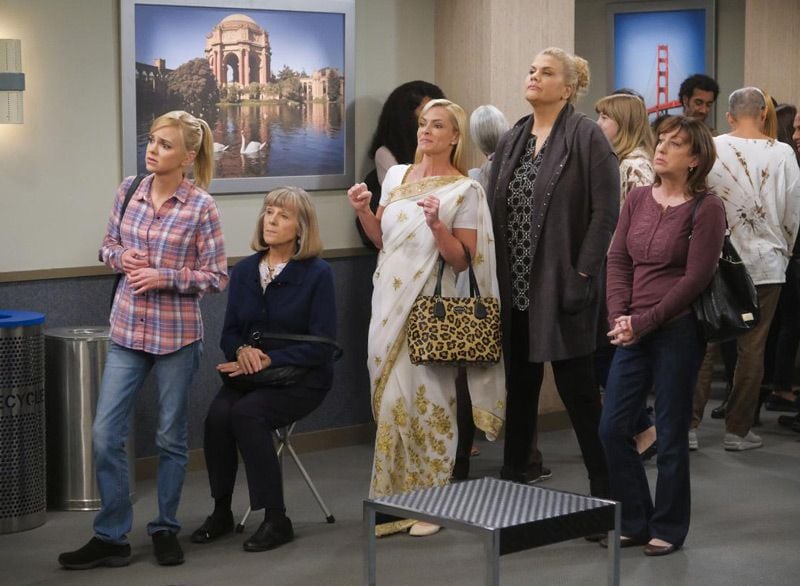 Foto de Jaime Pressly - Foto Jaime Pressly, Anna Faris, Mimi Kennedy ...