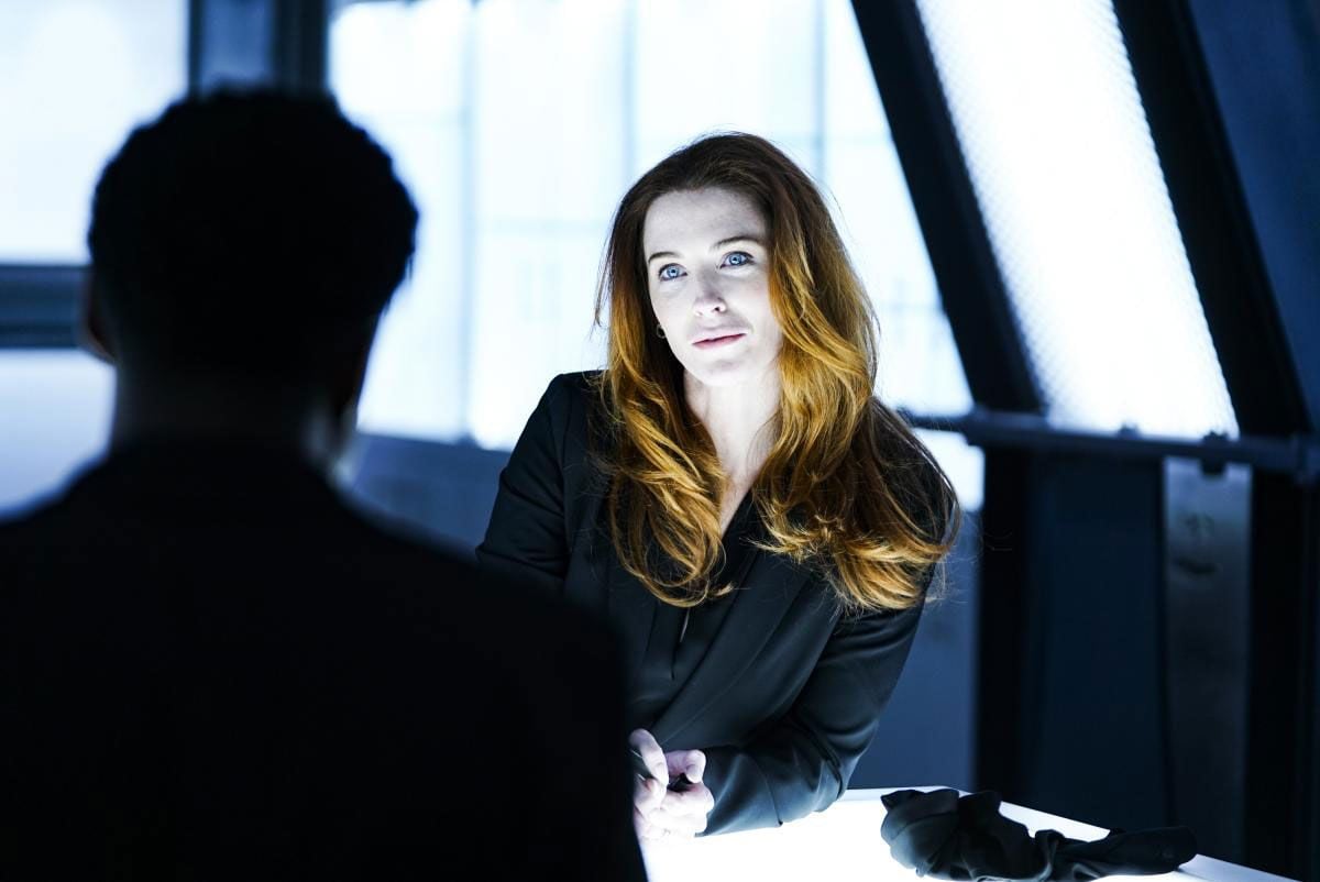 Foto de Bridget Regan - MacGyver (2016) : Foto Bridget Regan - Foto 2 ...