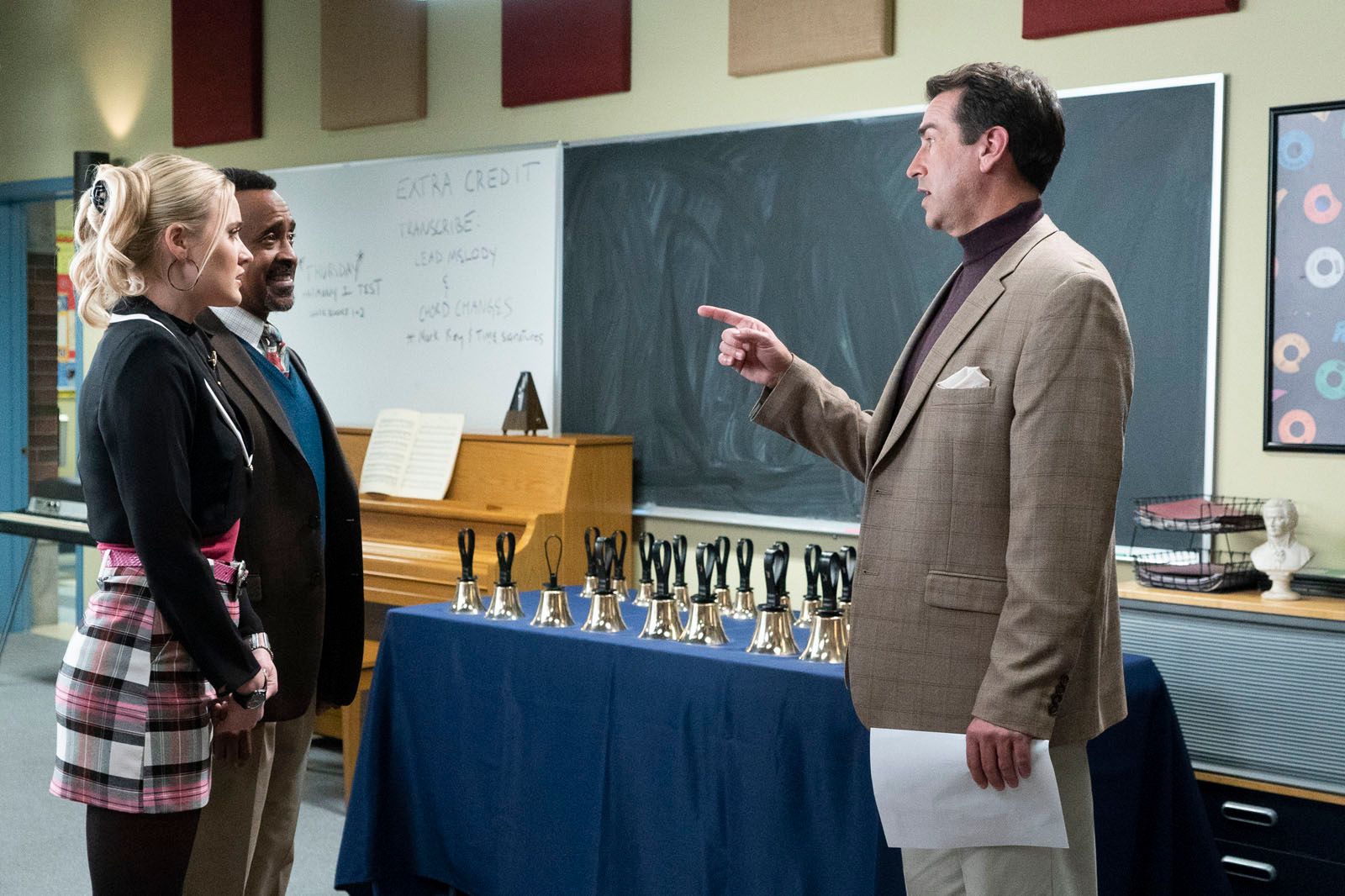 Foto de Rob Riggle - Schooled : Foto AJ Michalka, Rob Riggle, Tim ...