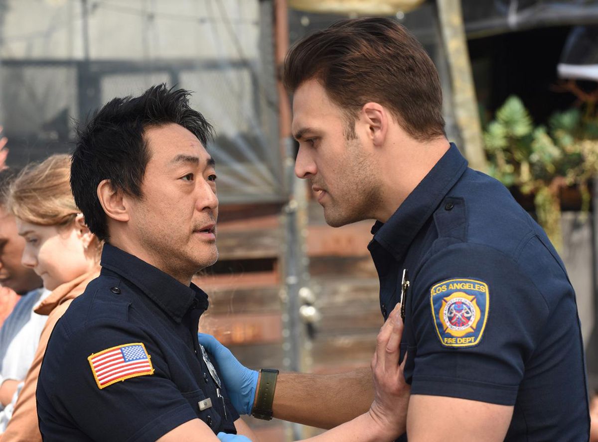 9-1-1: Foto Kenneth Choi, Ryan Guzman - 121 sobre un total de 242 ...