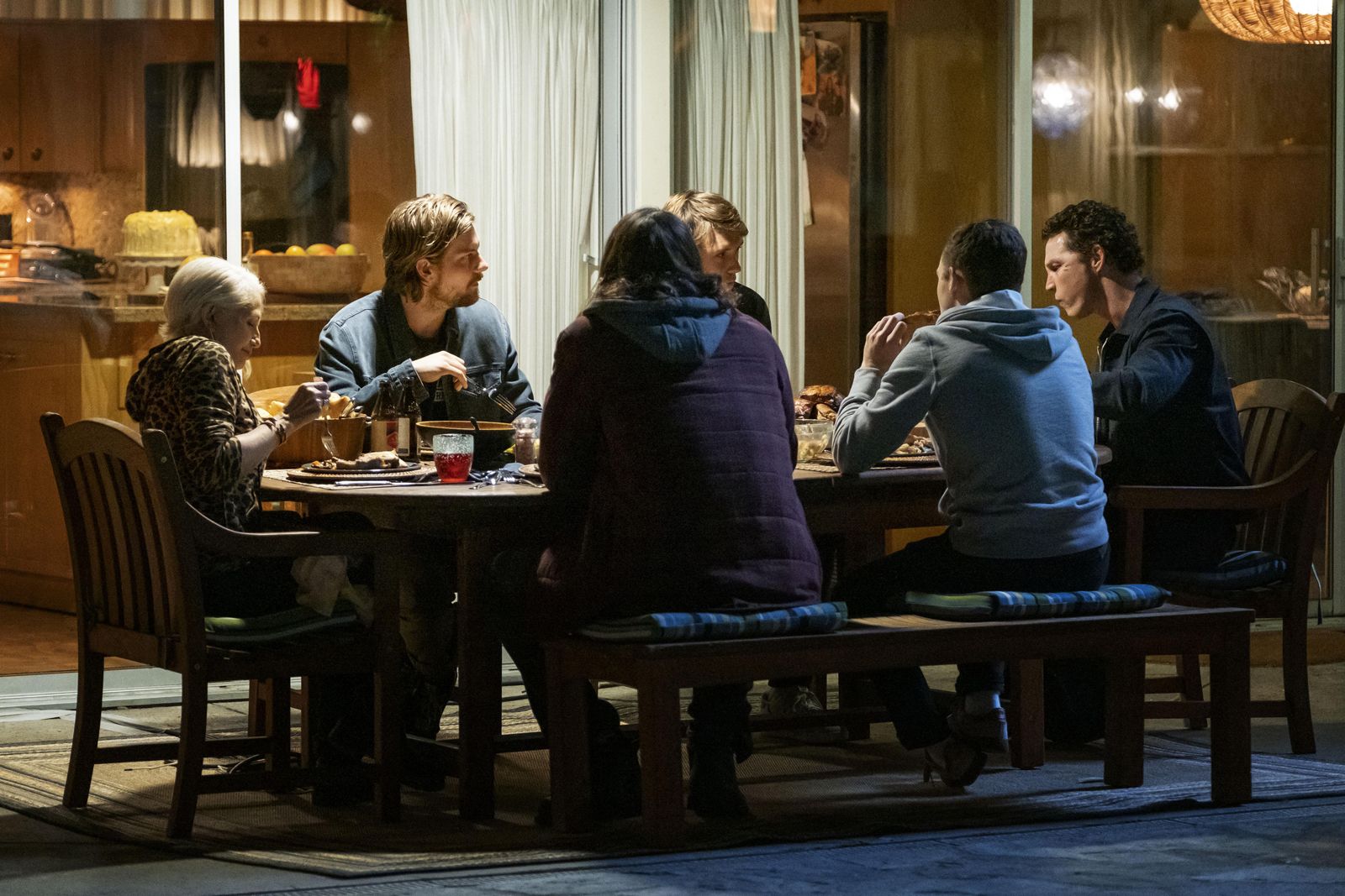 Foto de Jake Weary - Animal Kingdom : Foto Ellen Barkin, Jake Weary ...