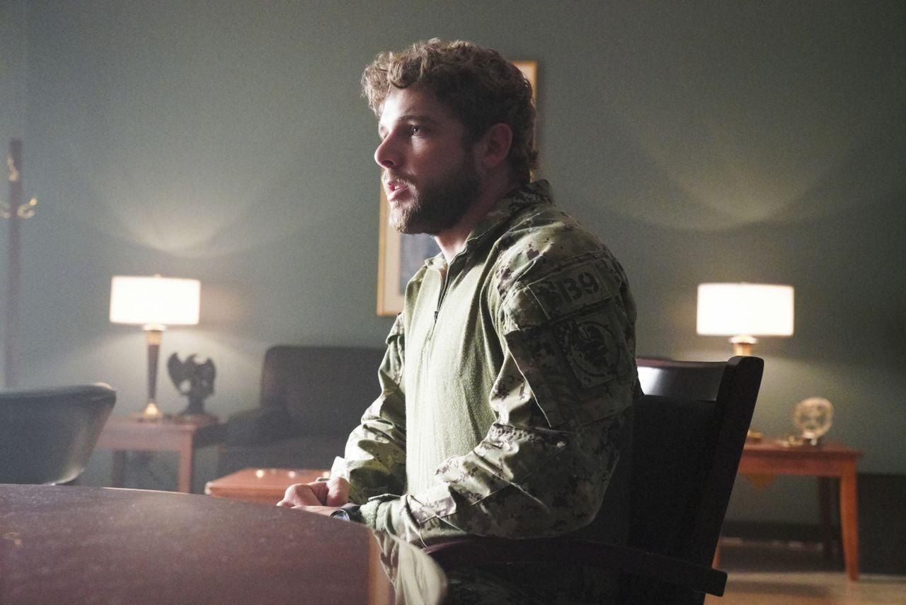 SEAL Team : SEAL Team : Foto Max Thieriot - Foto 129 sobre 342 ...