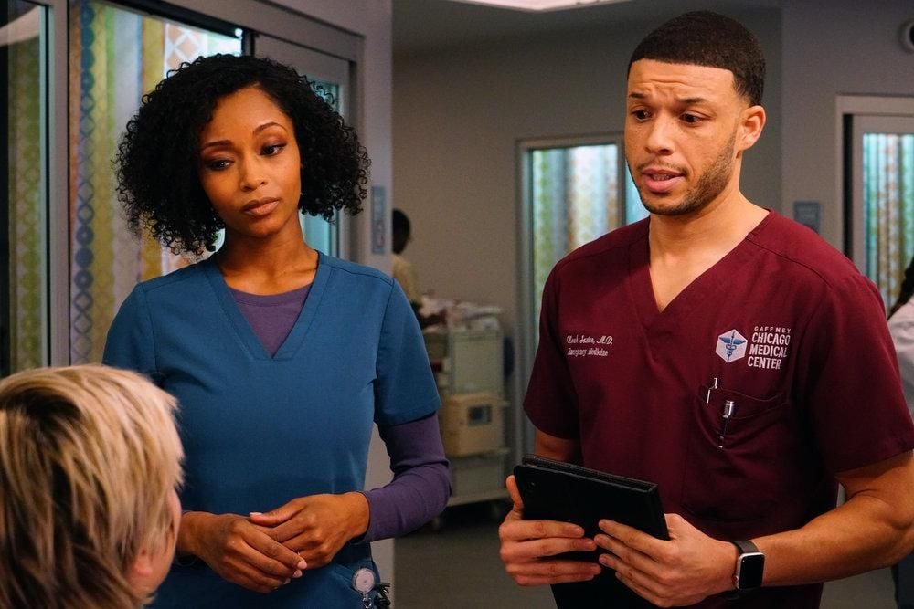 Foto de Roland Buck III - Chicago Med : Foto Yaya DaCosta, Roland Buck ...