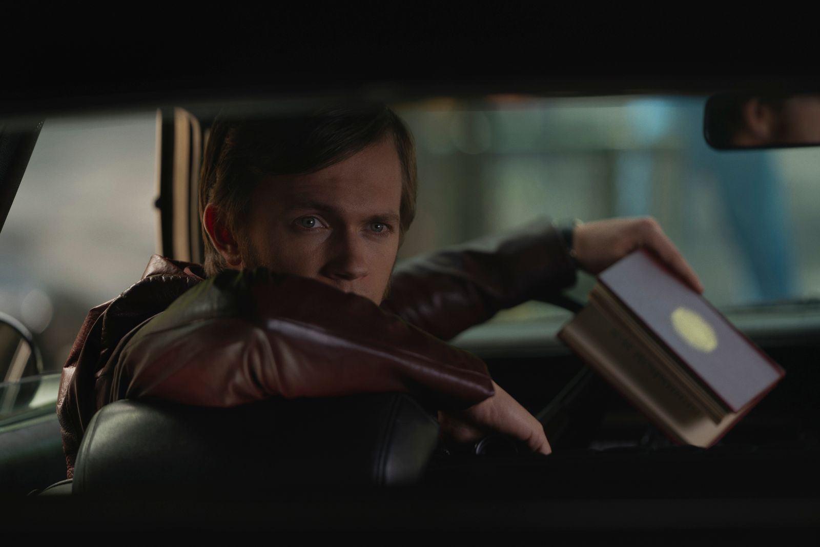 Foto de Greg Austin - Hunters (2020) : Foto Greg Austin - Foto 2 de 7 ...