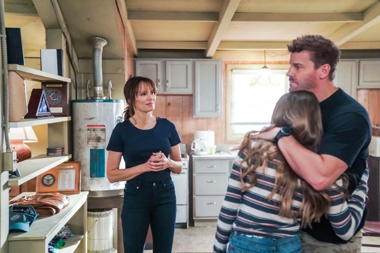 Foto de Emily Swallow - SEAL Team : Foto Emily Swallow, David Boreanaz ...