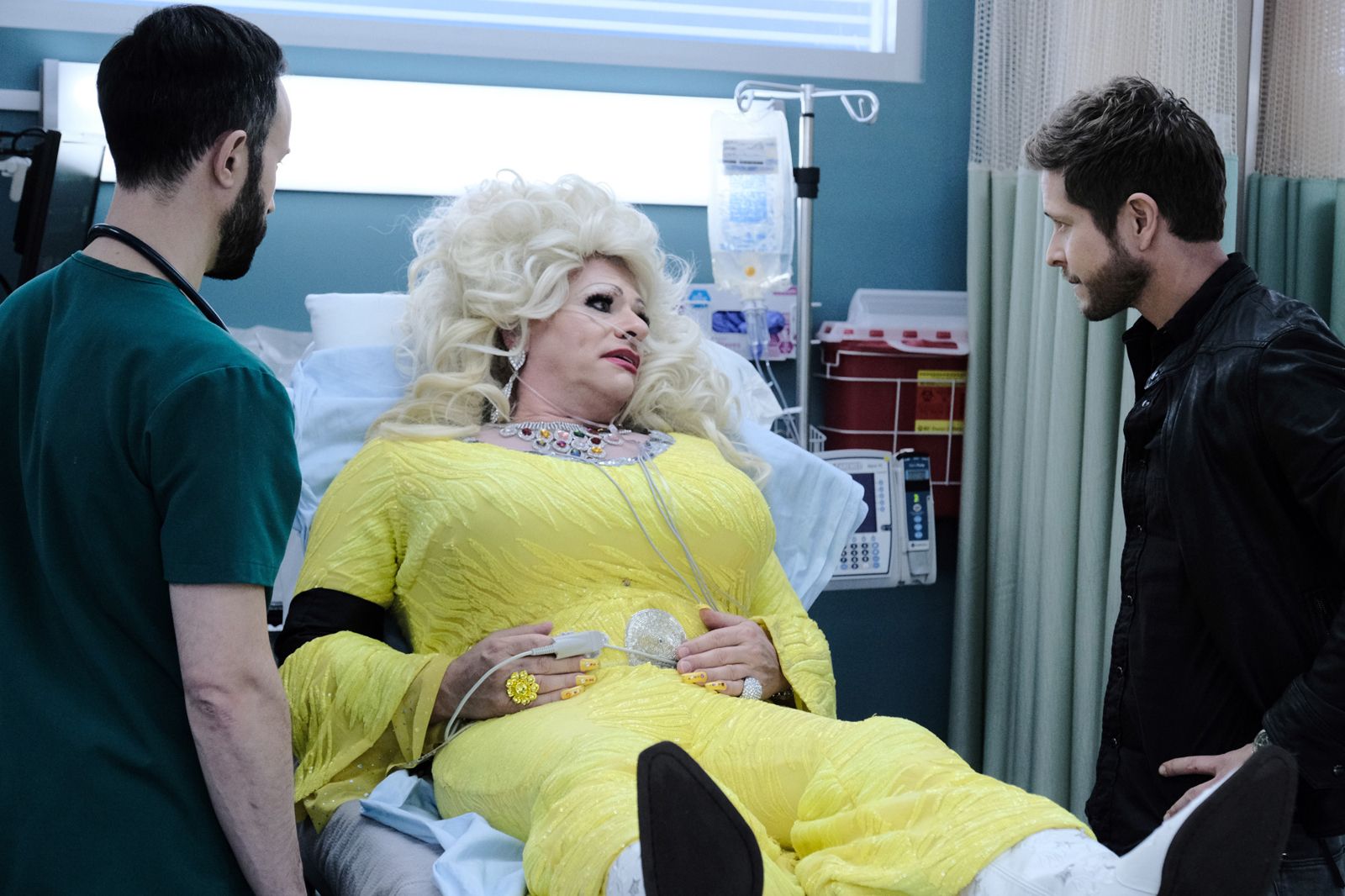 Foto de Tasso Feldman - The Resident : Foto Tasso Feldman, Matt Czuchry - Foto 1 de 16 ...