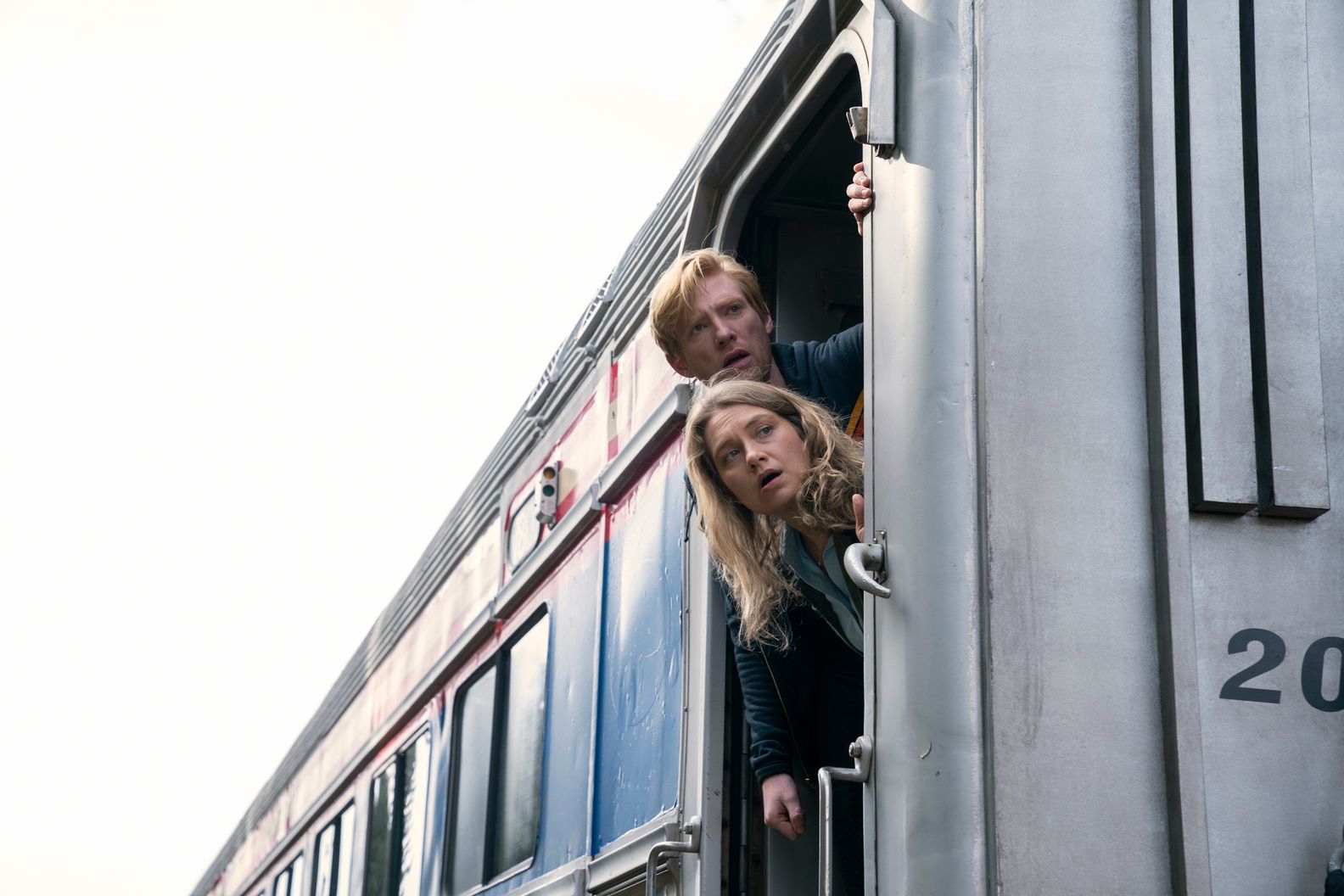 Foto de Domhnall Gleeson - Run : Foto Merritt Wever, Domhnall Gleeson ...