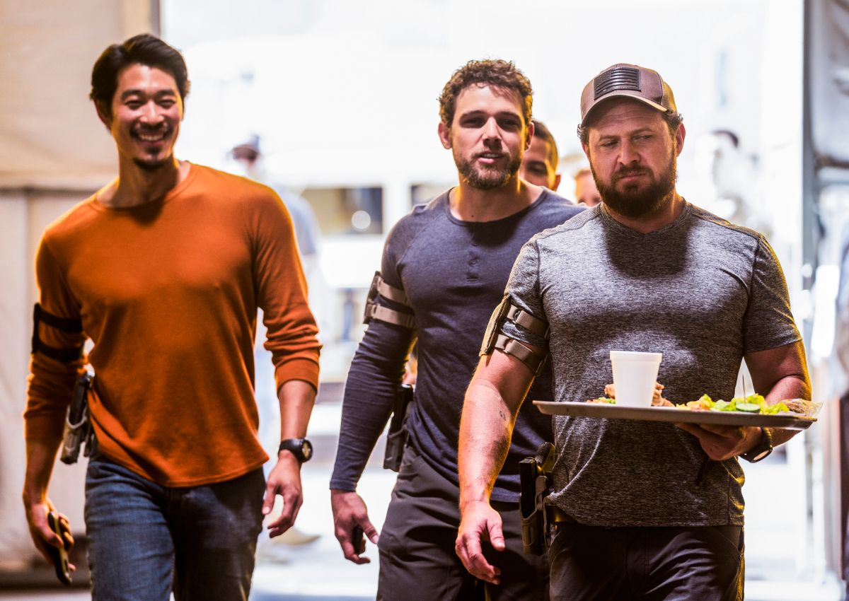 Foto de A.J. Buckley - Foto A.J. Buckley, Max Thieriot, Tim Chiou ...