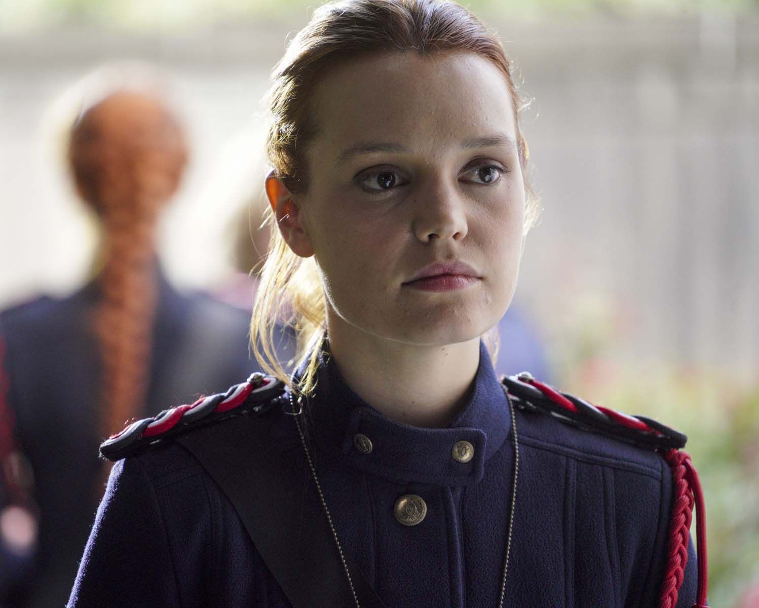 Foto de Jessica Sutton - Motherland: Fort Salem : Foto Jessica Sutton ...