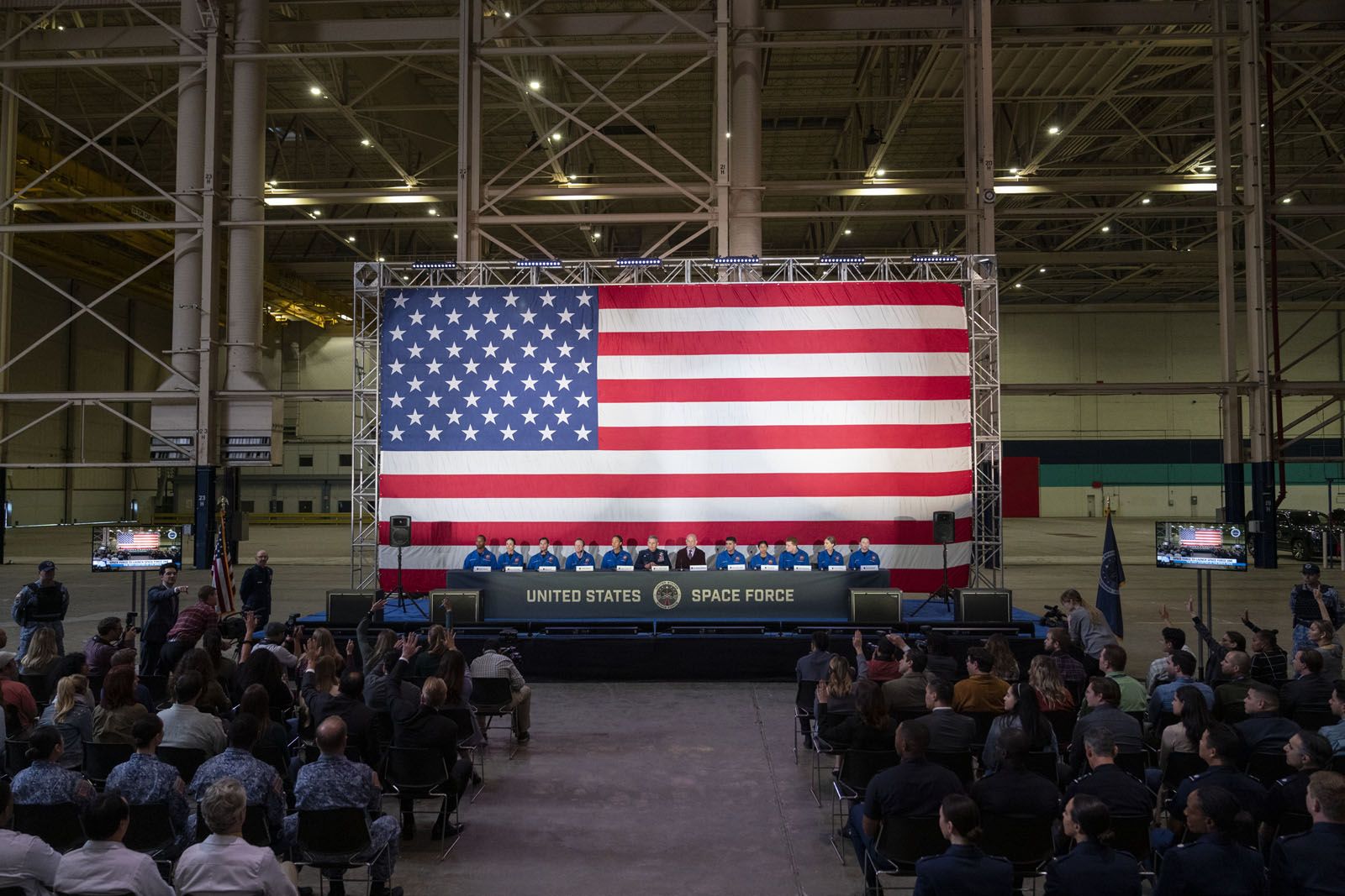 Space Force: Foto - 32 sobre un total de 64 - SensaCine.com