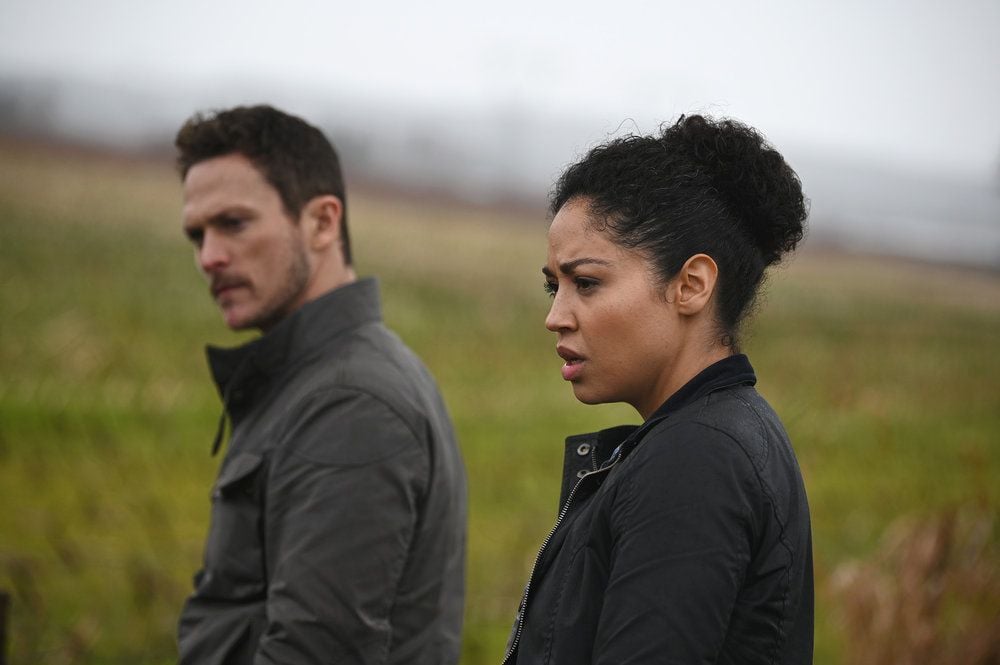 Foto de Riann Steele - Debris : Foto Jonathan Tucker, Riann Steele ...