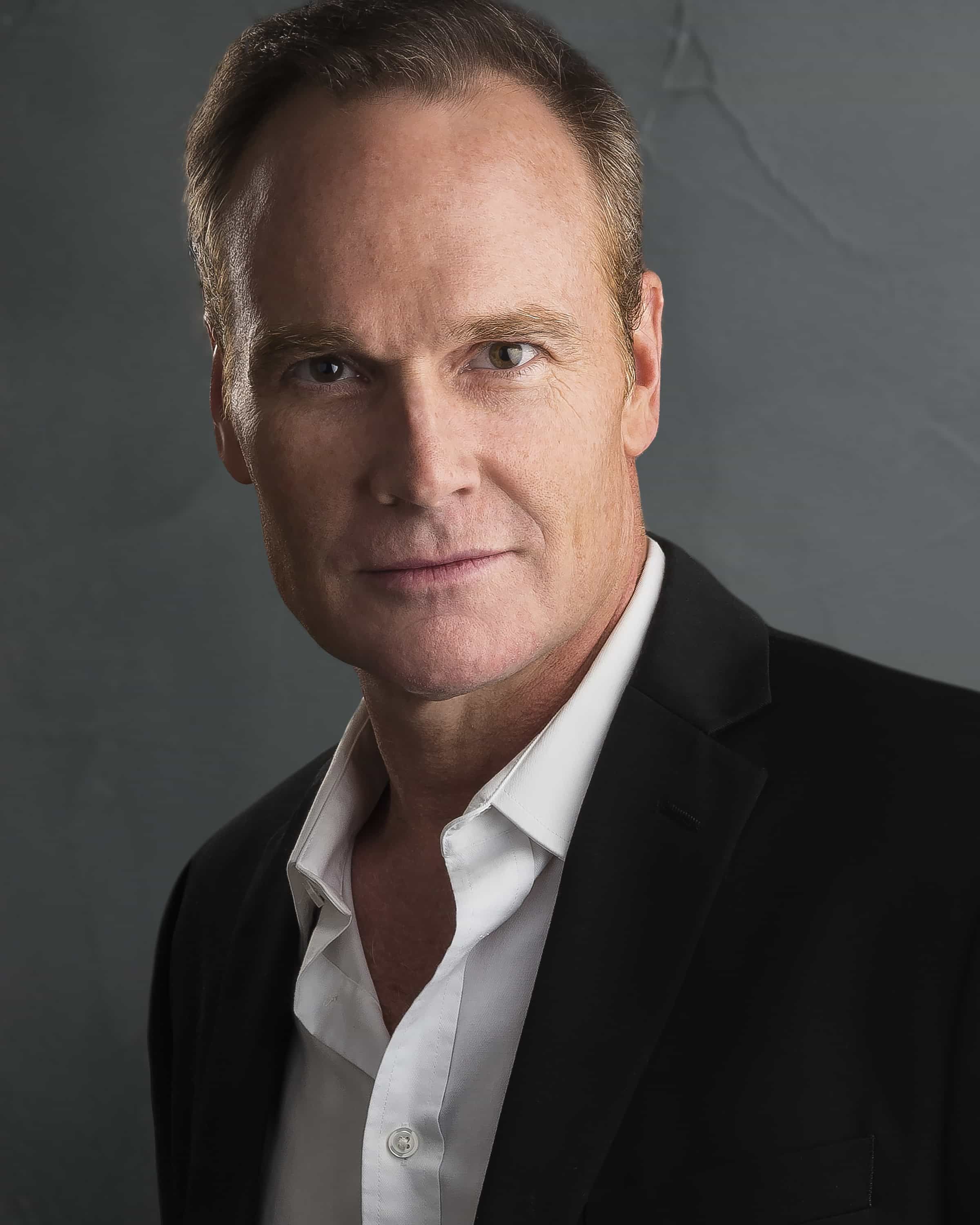 Damon Carney - SensaCine.com