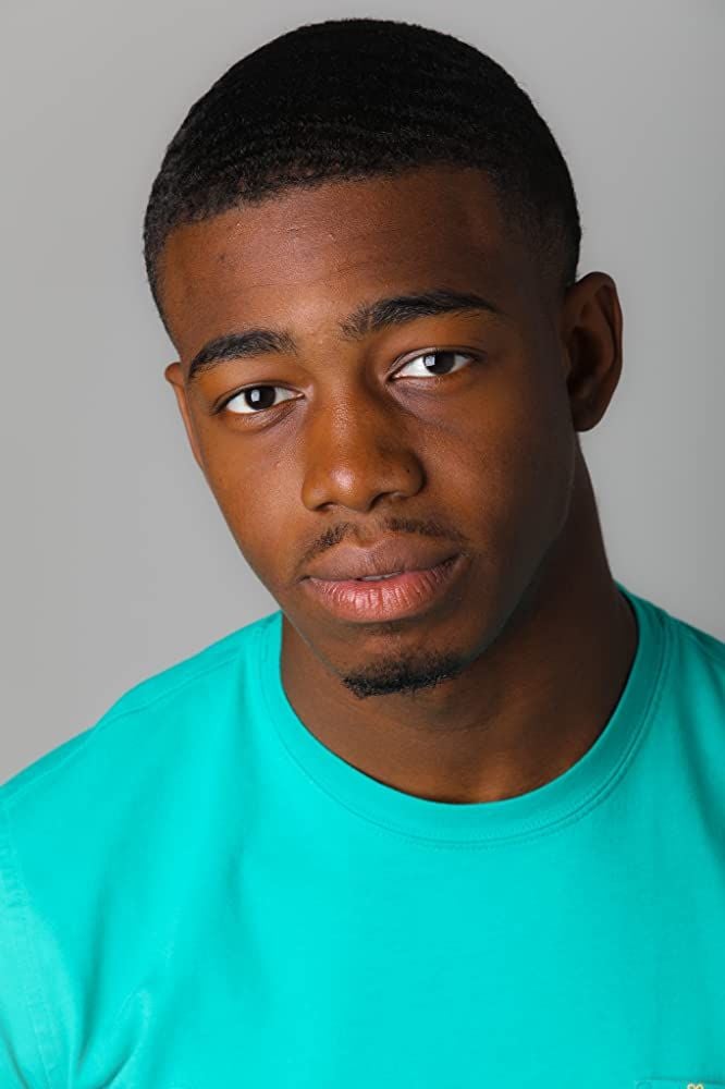 Corey Knight - SensaCine.com