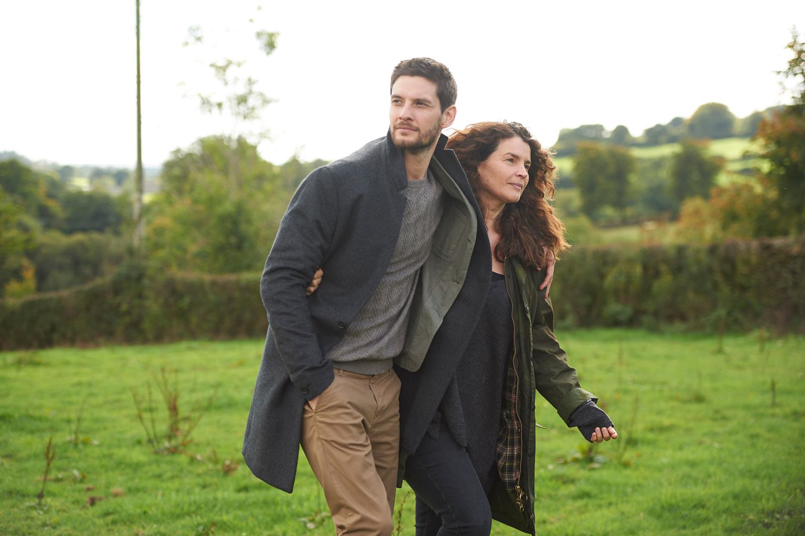 El Cazafortunas : Foto Julia Ormond, Ben Barnes - Foto 3 sobre 14 - SensaCine.com