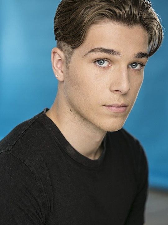 Dakota Benjamin Taylor : sus películas y series en streaming - SensaCine.com