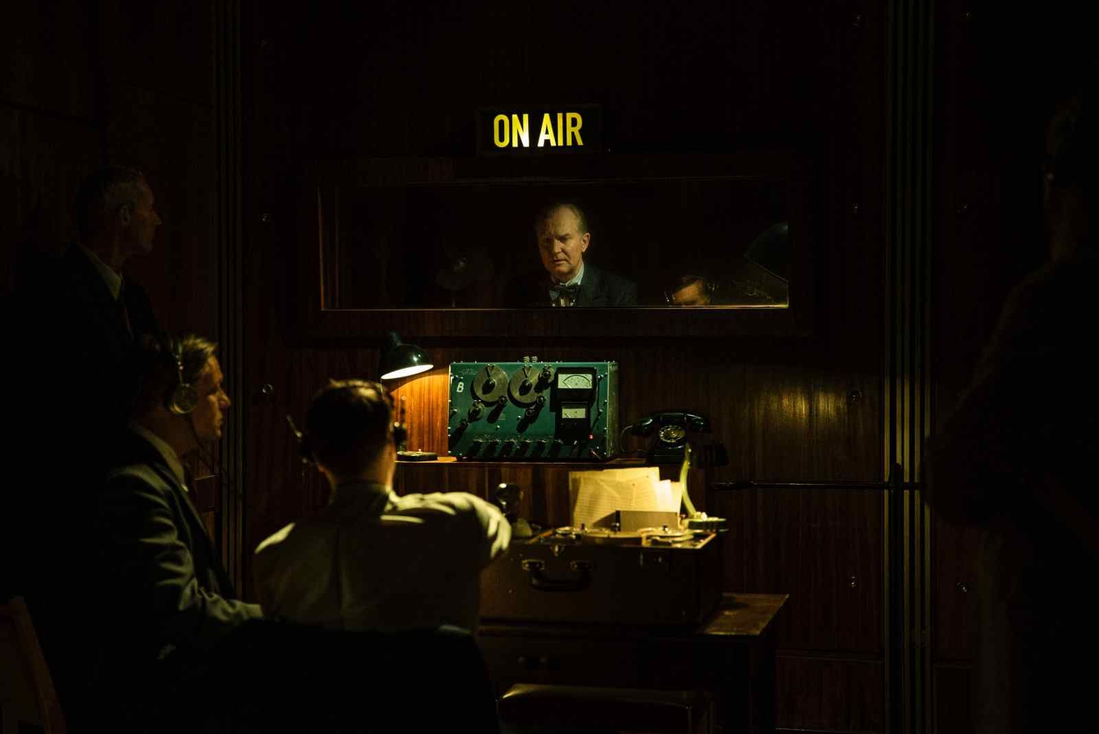 Foto de la película The Good Traitor - Foto 1 por un total de 13 ...