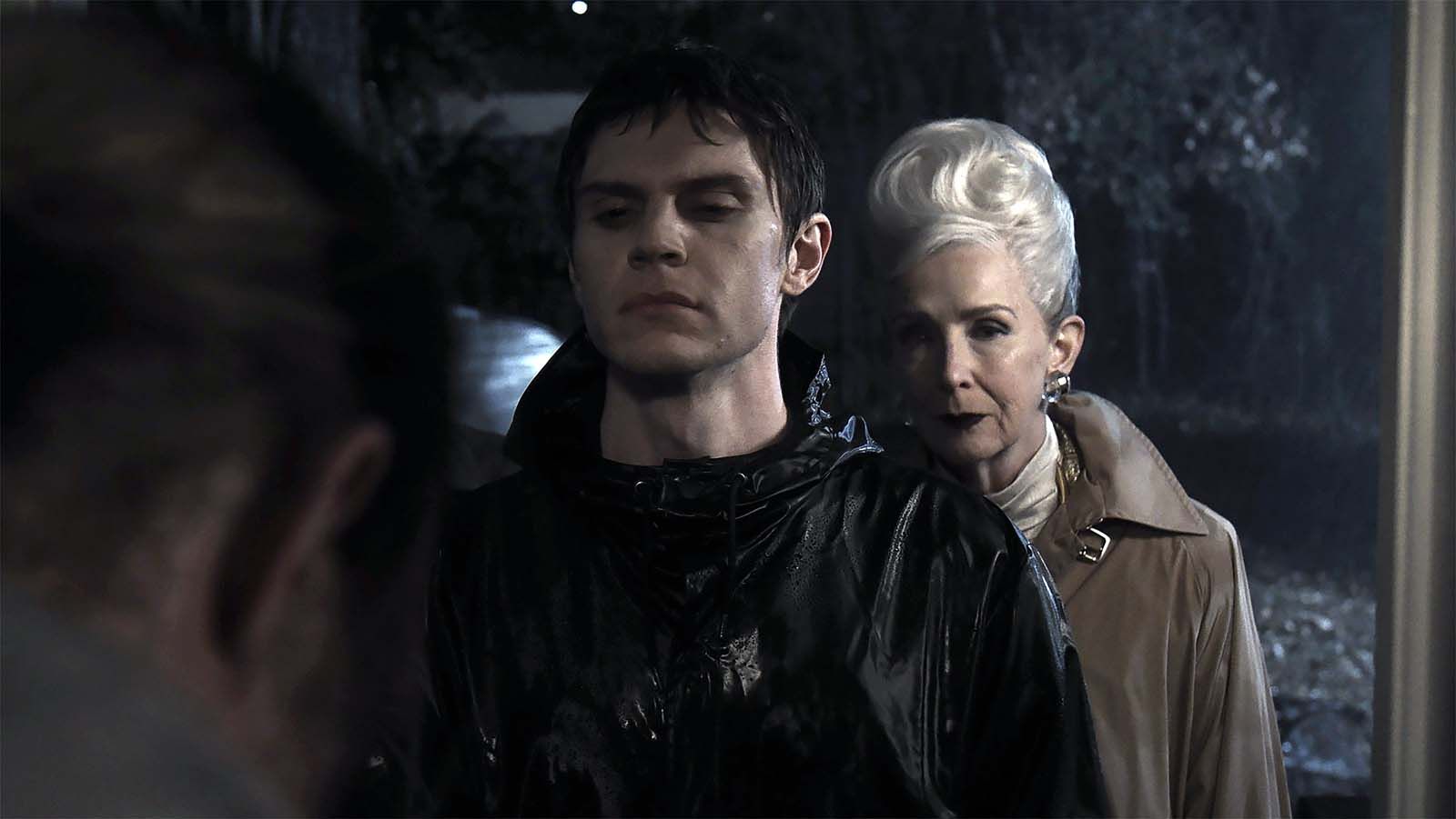 American Horror Story : Foto Evan Peters, Frances Conroy - Foto 28 ...