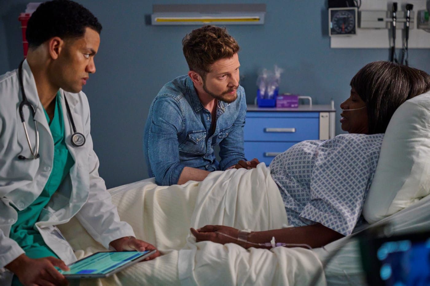 Foto de Miles Fowler - The Resident : Foto Summer Selby, Matt Czuchry ...