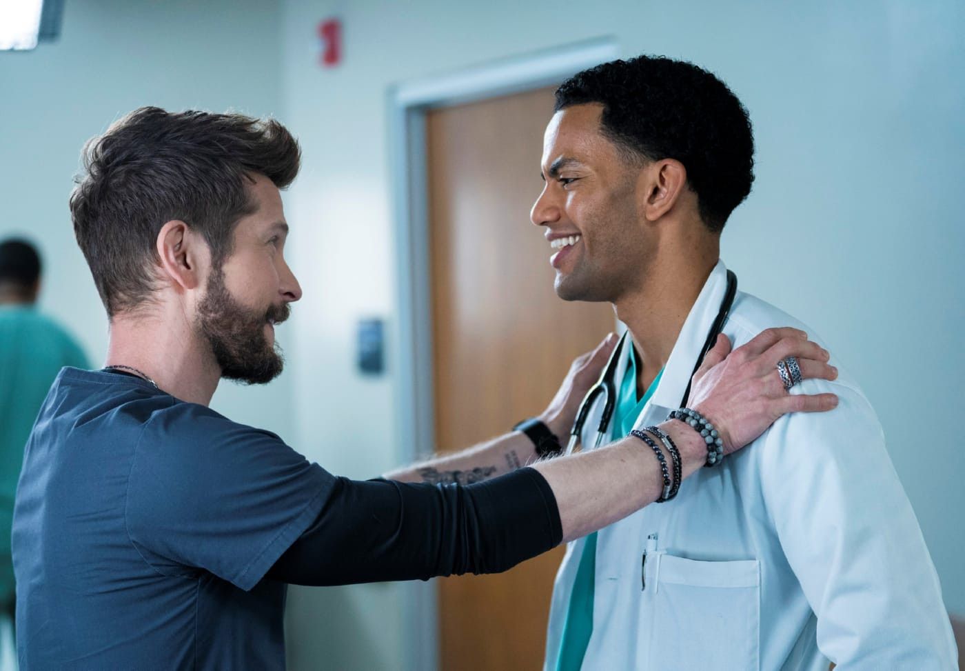 Foto de Miles Fowler - The Resident : Foto Matt Czuchry, Miles Fowler ...