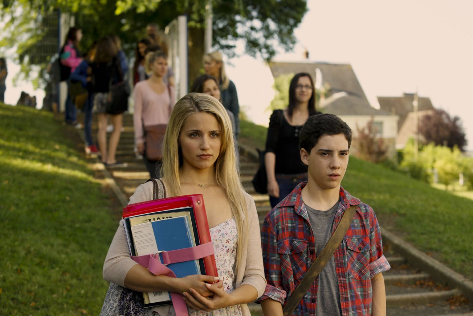 Foto de Dianna Agron - Malavita : Foto Dianna Agron, John D'Leo - Foto ...