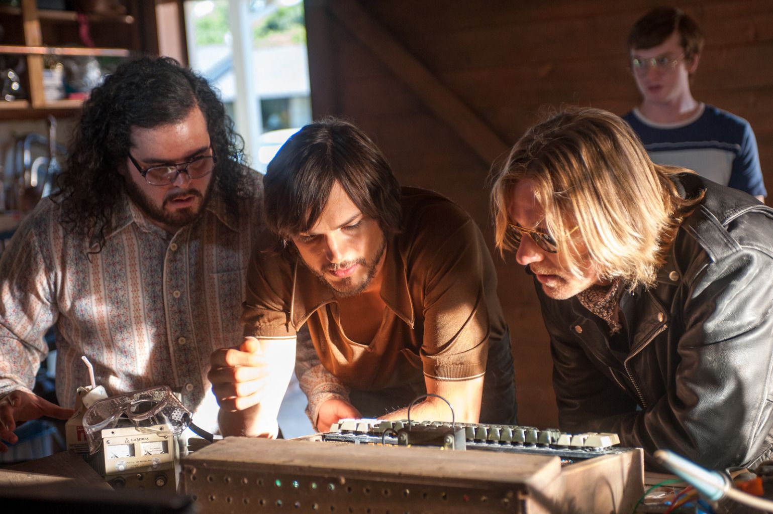 Foto de Josh Gad - Jobs : Foto Ashton Kutcher, Josh Gad, Ron Eldard ...