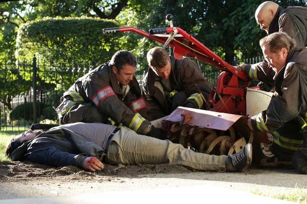 Foto de Taylor Kinney - Chicago Fire : Foto Joe Minoso, Jesse Spencer ...