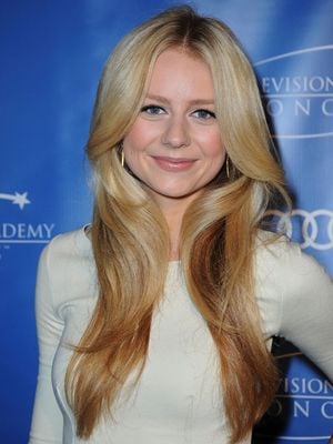 Justine Lupe - SensaCine.com