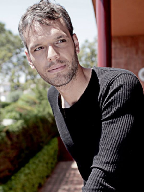 Tony Corvillo - SensaCine.com