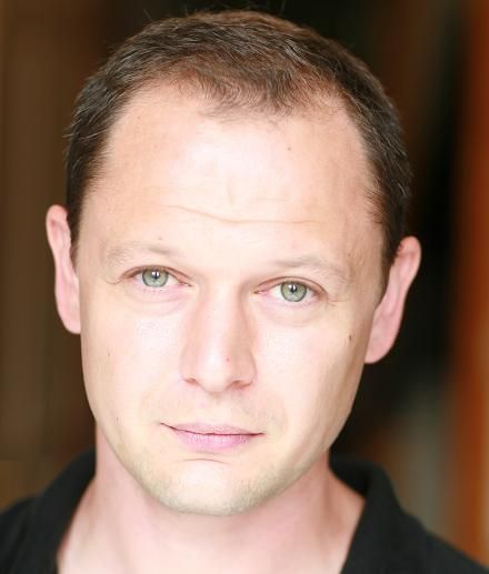 Tom Lovegrove - SensaCine.com