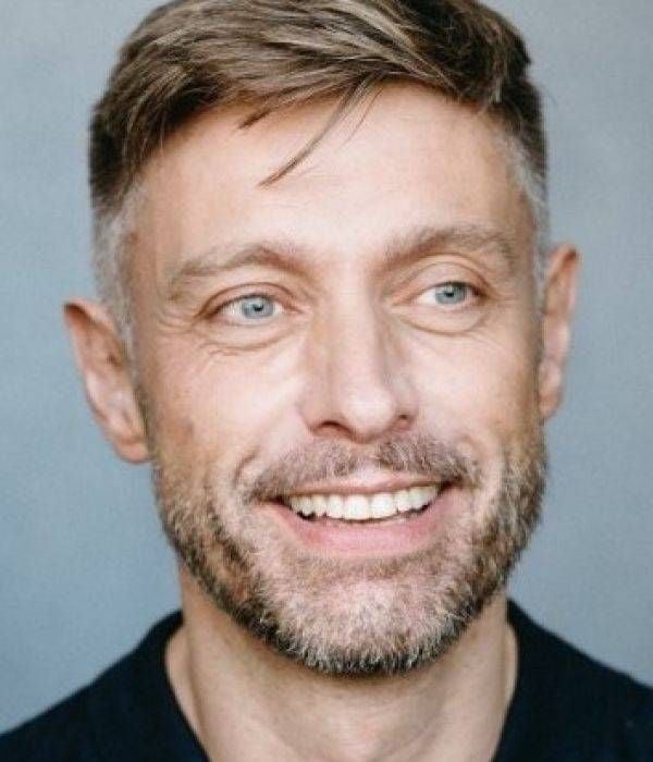 Alan Turkington - SensaCine.com