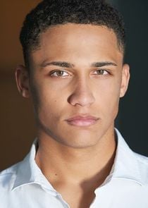 Corteon Moore - SensaCine.com