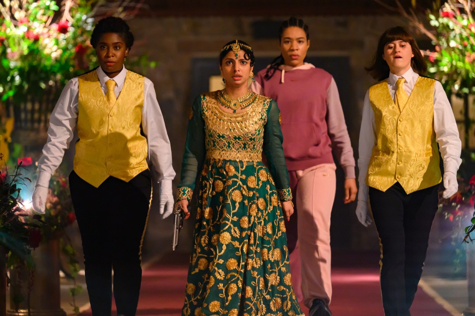 Foto de Priya Kansara - Polite Society : Foto Ella Bruccoleri, Priya ...