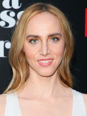 Lindsey Beer - SensaCine.com