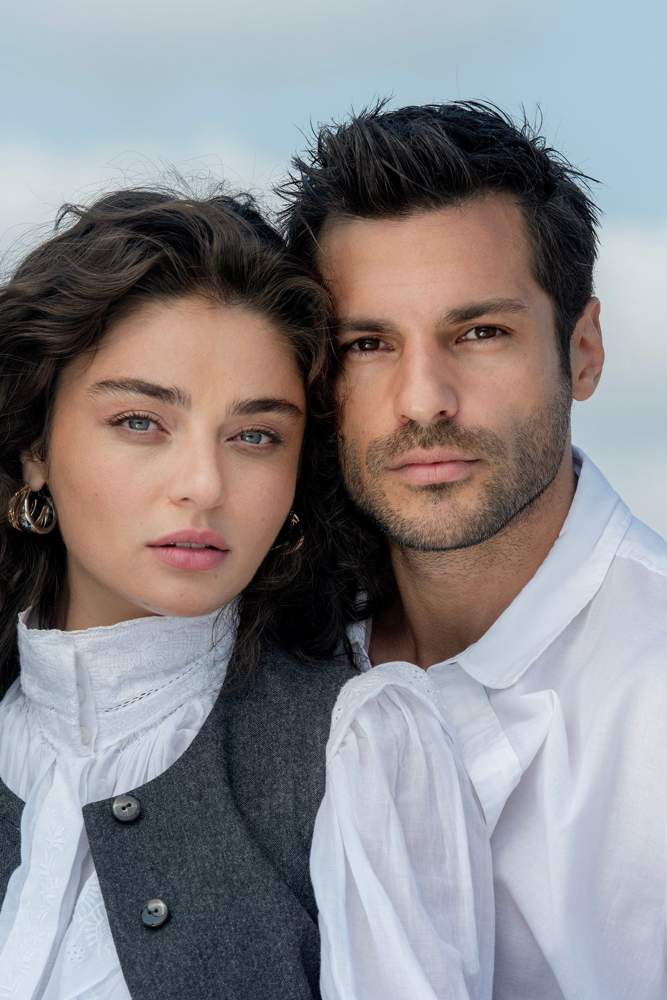 Foto de Ayça Ayşin Turan - Couverture magazine Serkan Çayoğlu, Ayça ...