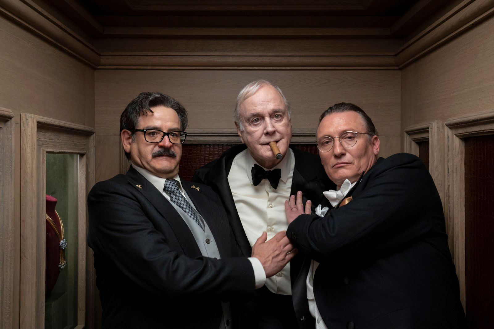 Foto de John Cleese - The Palace : Foto Fortunato Cerlino, Oliver ...