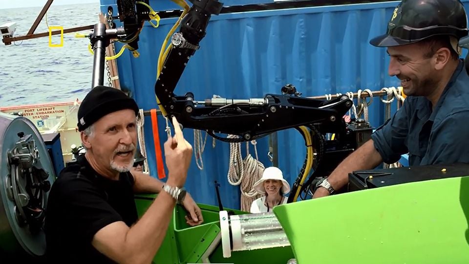 Tráiler de la película James Cameron's Deepsea Challenge 3D - James ...