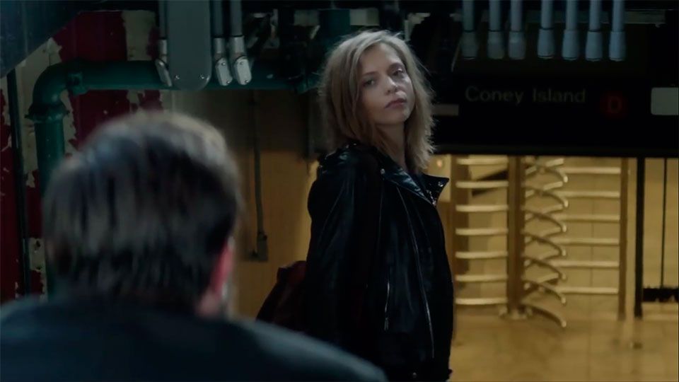 Falling Water Tráiler VO - Vídeo Falling Water - SensaCine.com