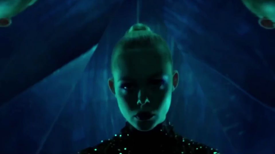 Tráiler de la película The Neon Demon - The Neon Demon Tráiler VO ...