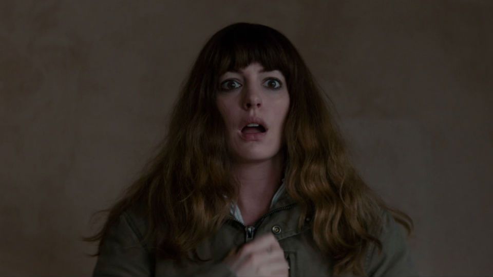 Tráiler de la película Colossal - Colossal Tráiler - SensaCine.com