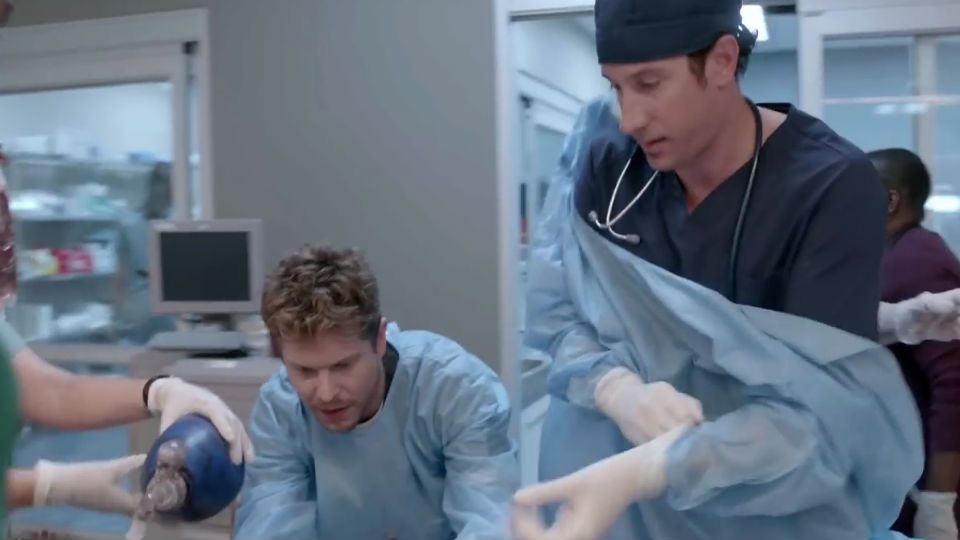 The Resident - season 2 Teaser VO - Vídeo The Resident - SensaCine.com